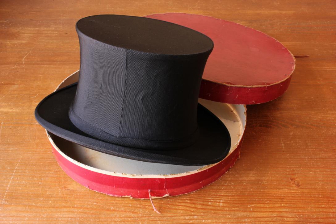 AJ White Black Silk Opera Top Hat. Collapsible Pop Up. Extra Quality. 6 ...