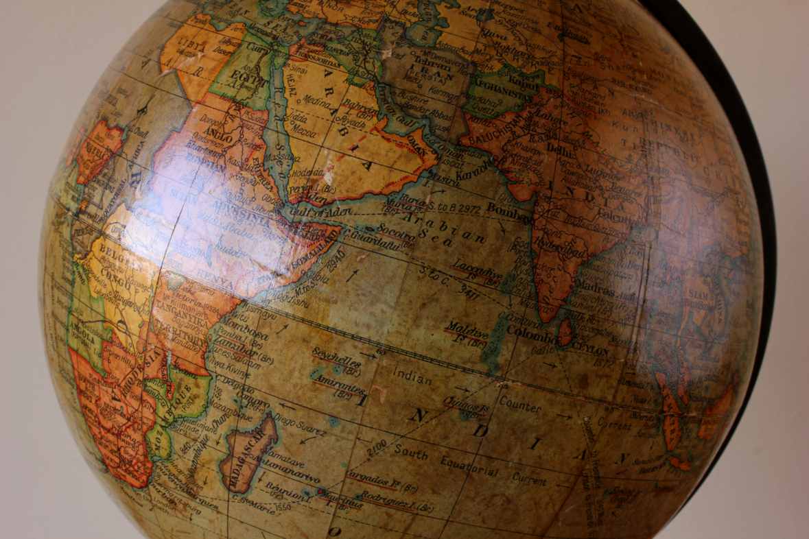 Geographia Terrestrial Globe. Handsome 10 Inch Library Office Desk Globe.