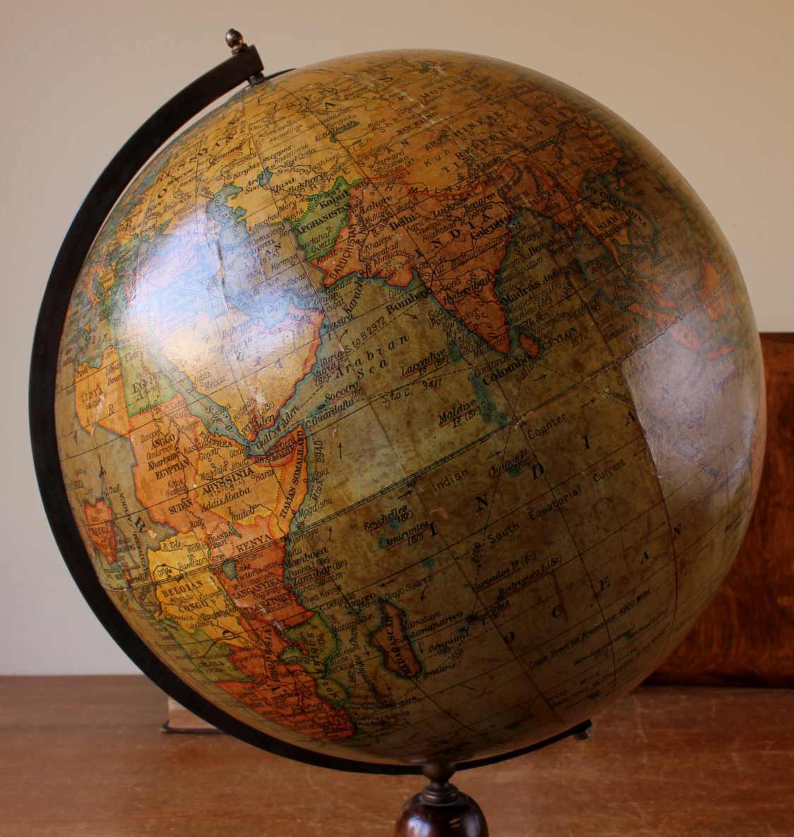 Geographia Terrestrial Globe. Handsome 10 Inch Library Office Desk Globe.