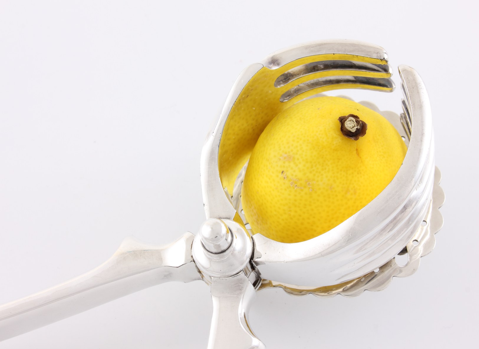 Silver Plate Lemon Squeezer. Cocktail Citrus Press Strainer Juicer c1930.