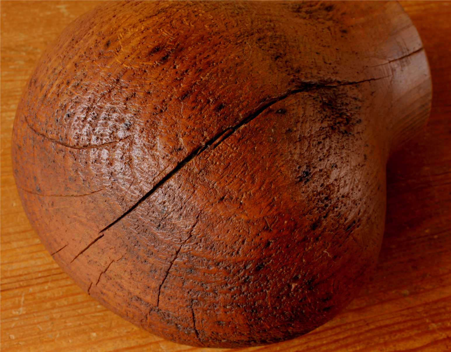 Antique Wood Head Shaped Hat Block. Milliner's Wig Display Stand. c1900.