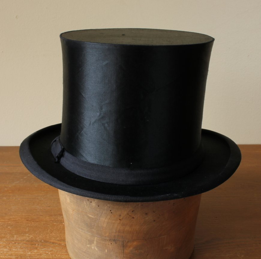 BJ Paris Black Silk Opera Top Hat. Collapsible Lightweight Pop Up. 6 7/8.