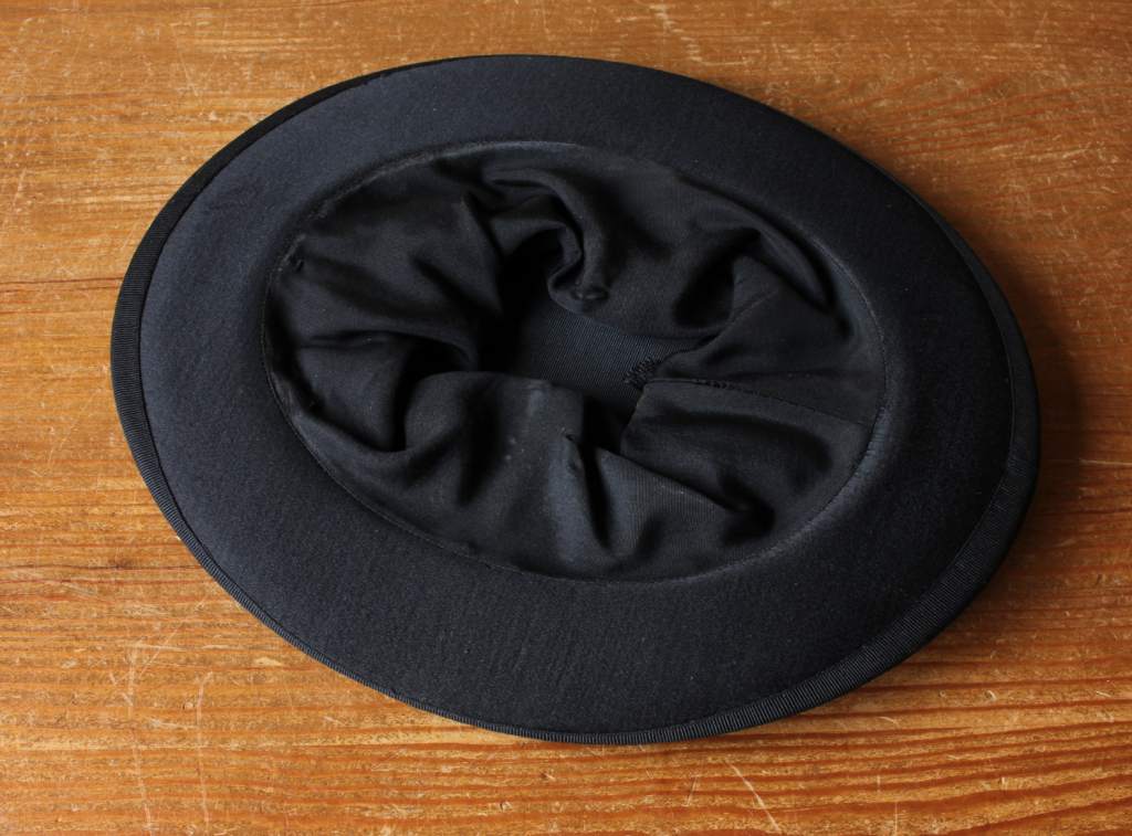 BJ Paris Black Silk Opera Top Hat. Collapsible Lightweight Pop Up. 6 7/8.