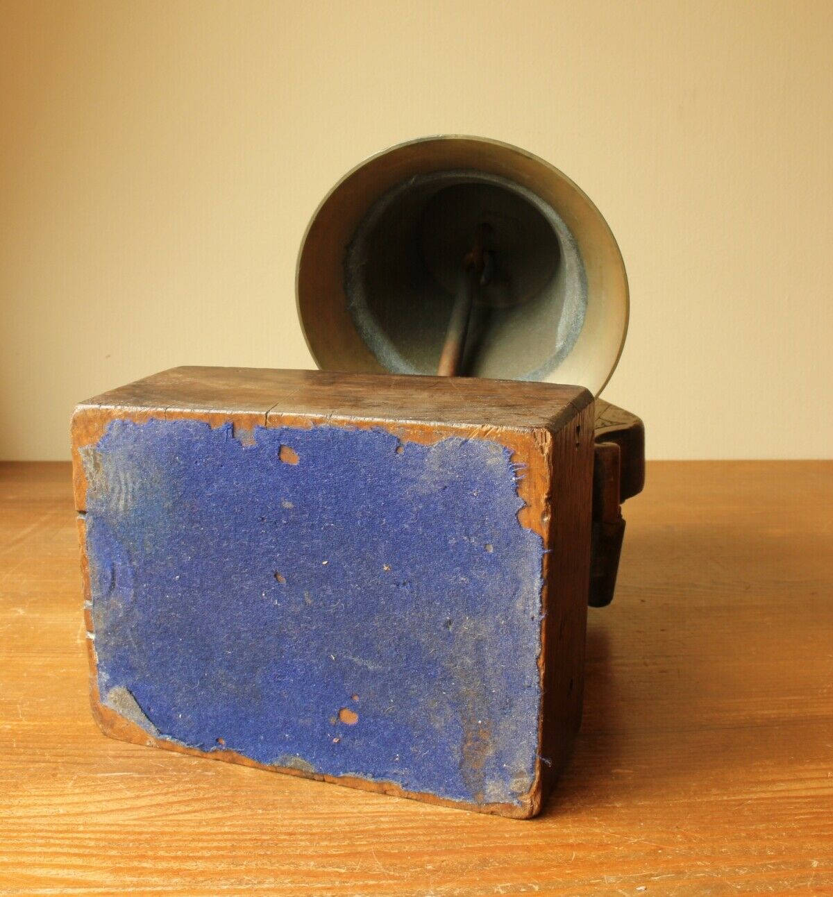 Brass Boxing Ring Bell. Boxer Ringside Start / Stop Double Bells.
