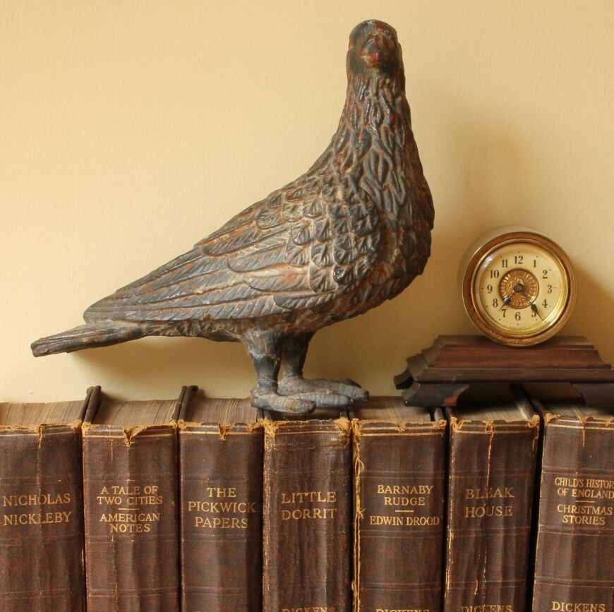 Cast Iron Pigeon Decoy Figure. Bird Door Stop, Outdoor Statue Ornament.