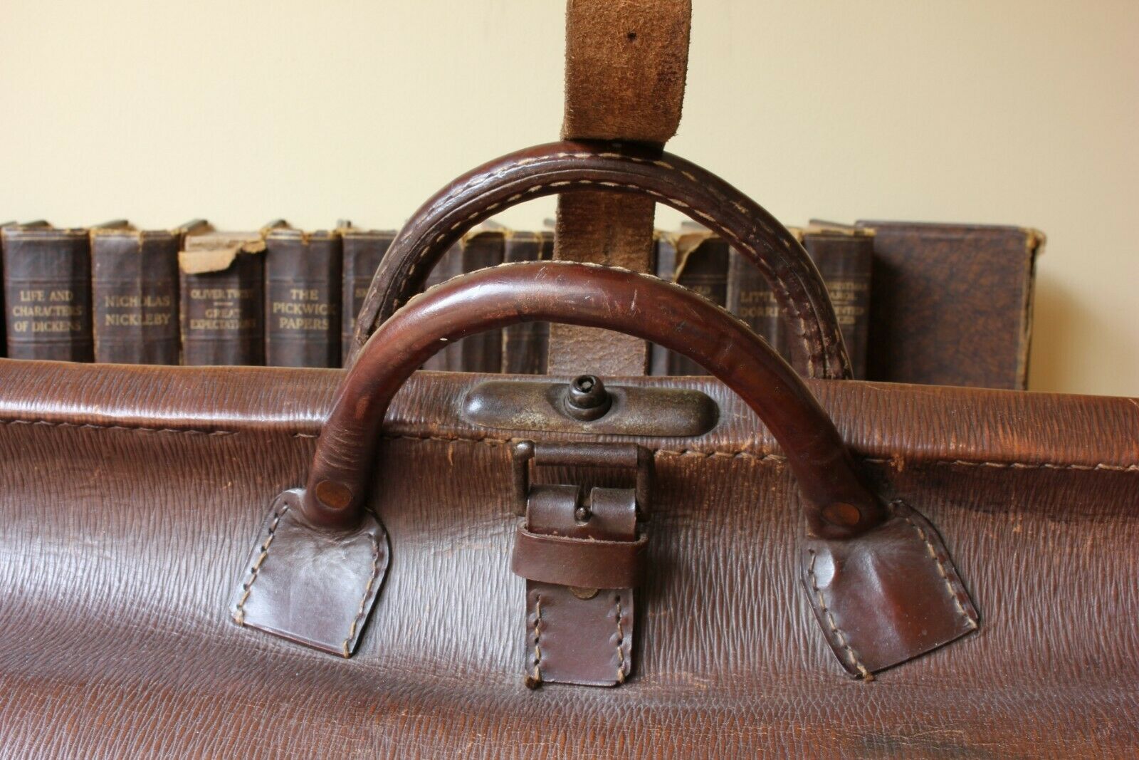 English Leather Cricket Kit Bag. Bat Long Carry Coffin Holdall.
