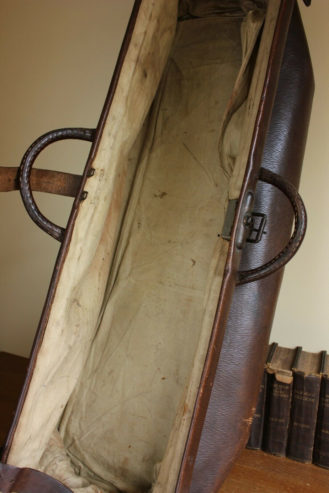 English Leather Cricket Kit Bag. Bat Long Carry Coffin Holdall.