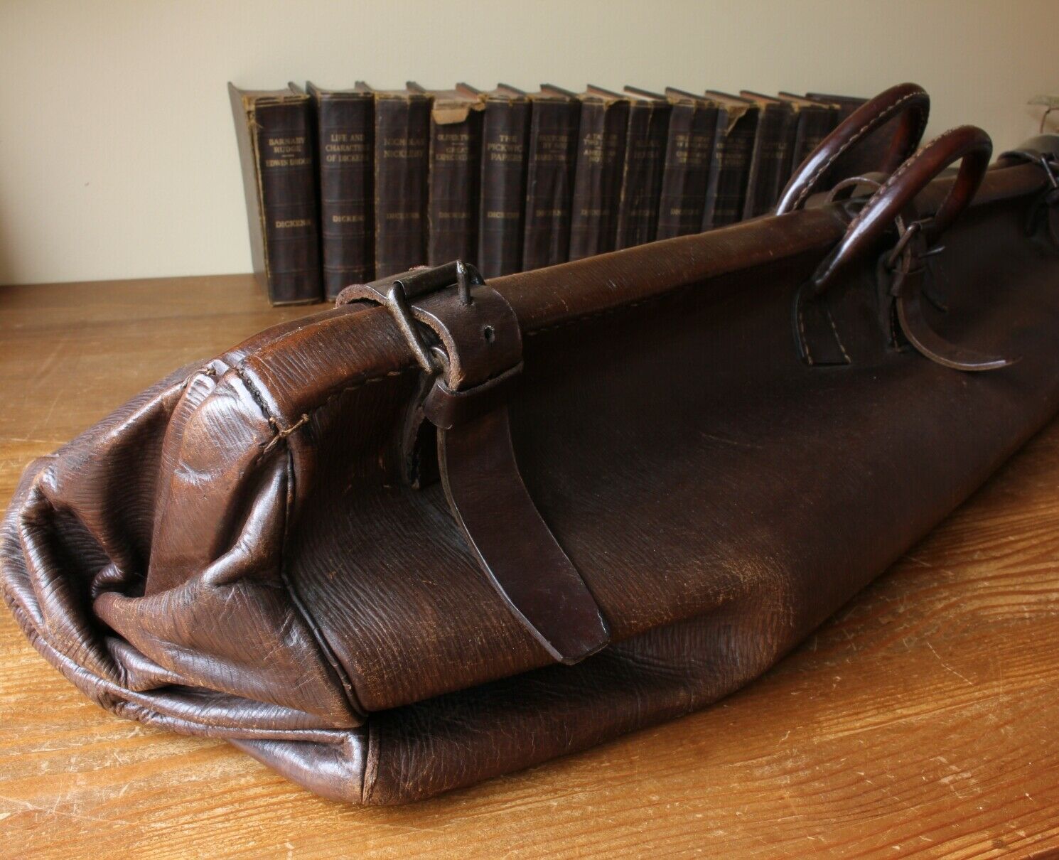 English Leather Cricket Kit Bag. Bat Long Carry Coffin Holdall.