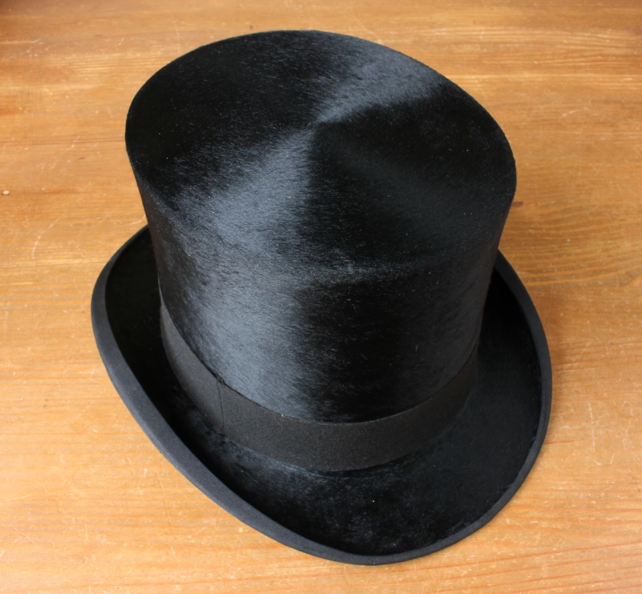 Dunn & Co Silk Top Hat & Box. Black Plush Topper. Ascot. UK 6 7/8.