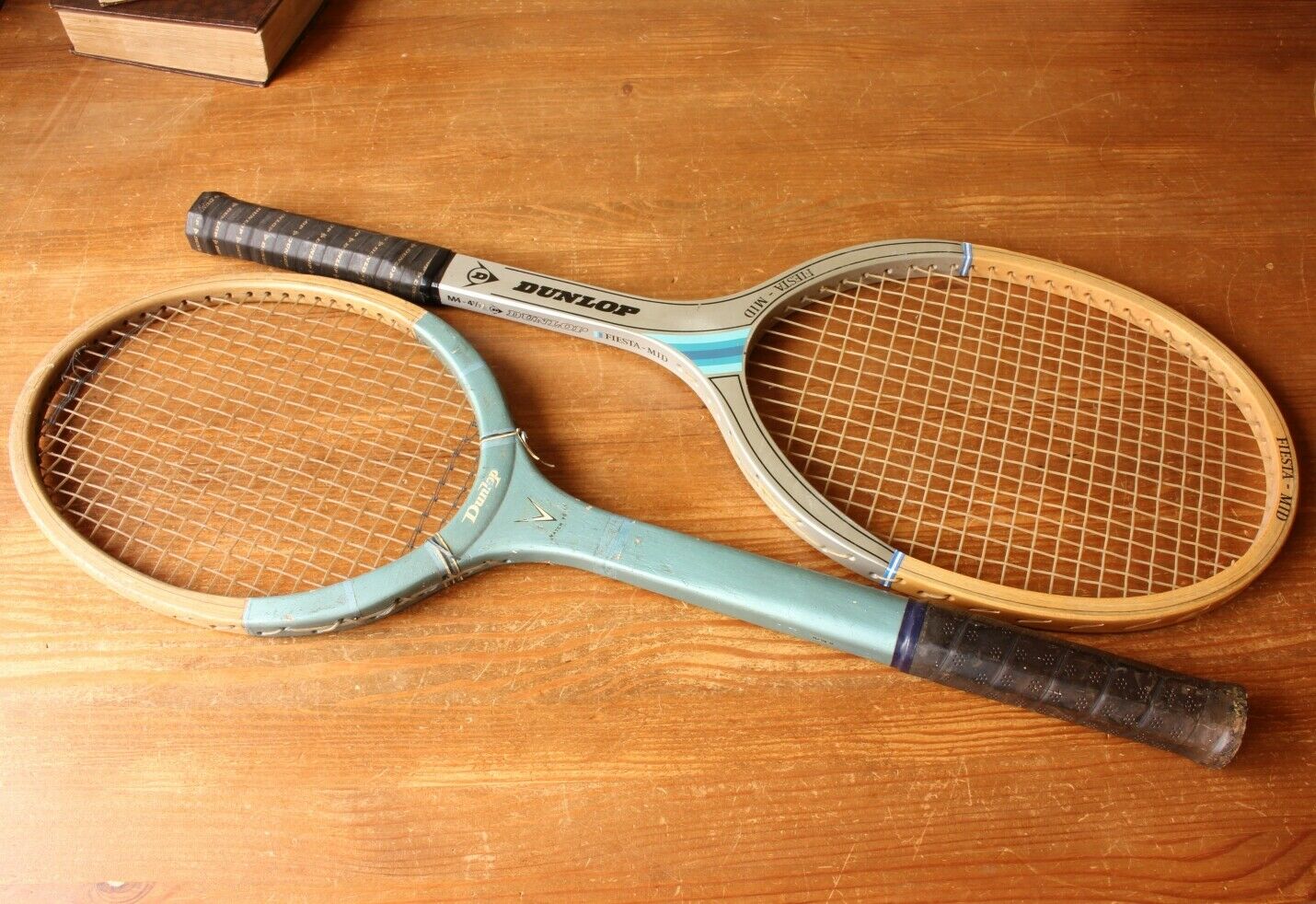 Set Of 4 Lawn Tennis Rackets For Shop, Sports Bar, Display, Wimbledon.