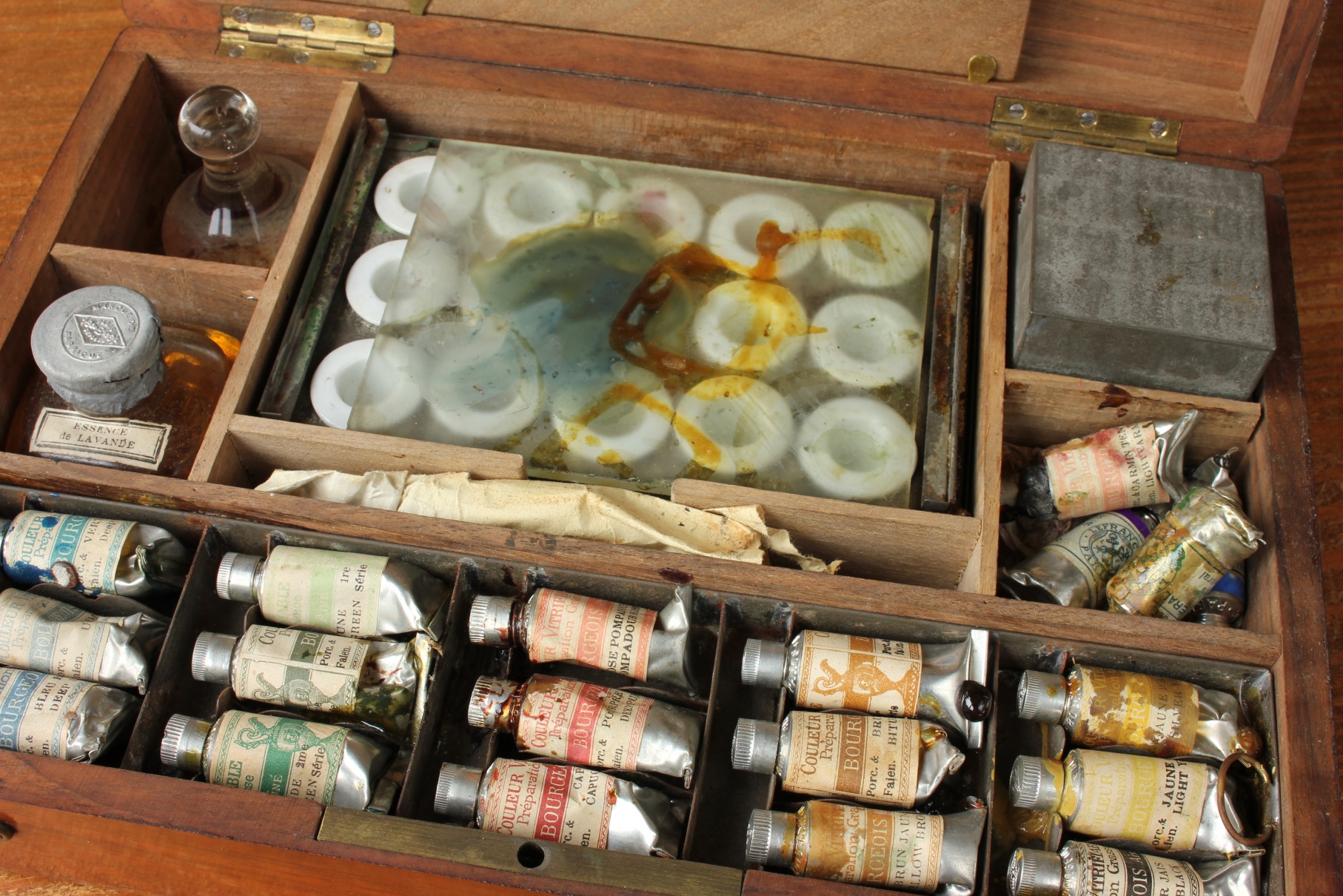 French Artist Box Bourgeois. Emerald Green Oil Paint. Brushes. Pallet.