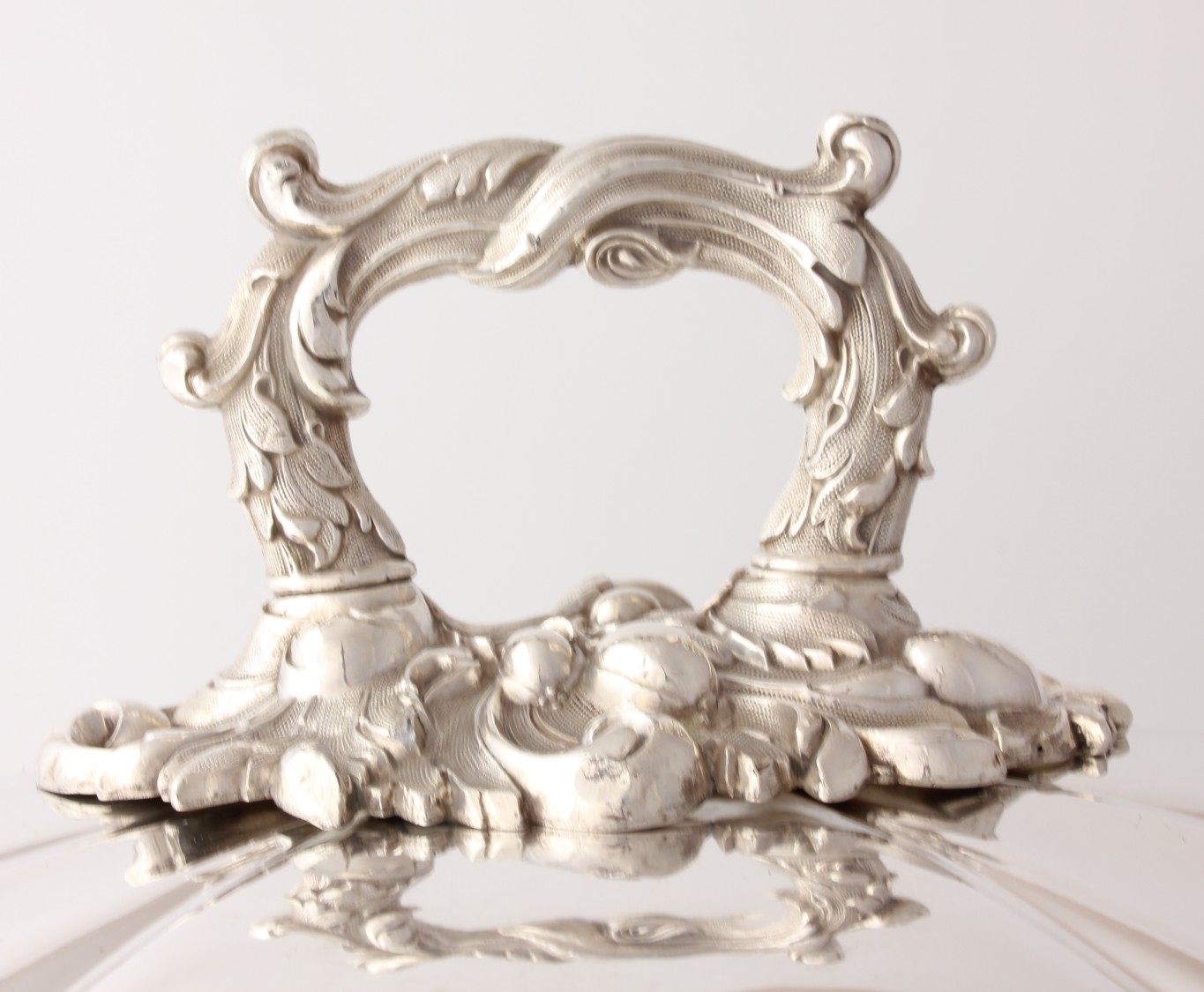 Large Old Sheffield Plate Meat Cover. Pike Crest. Geddes. Capta Majora.