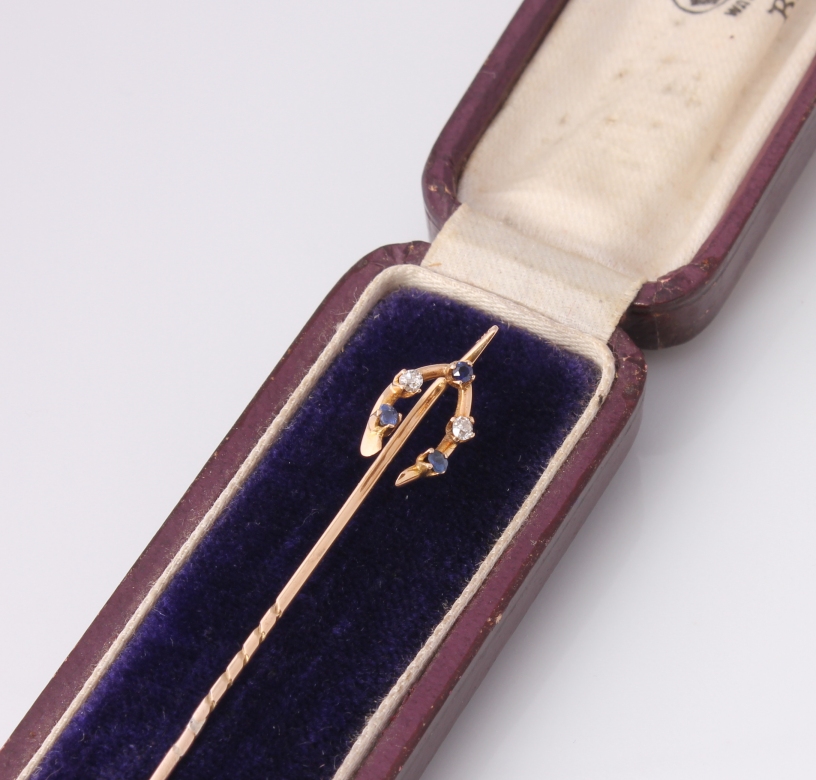 Victorian 15ct Gold Diamond & Sapphire Wishbone Tie Cravat Stick Stock Pin.