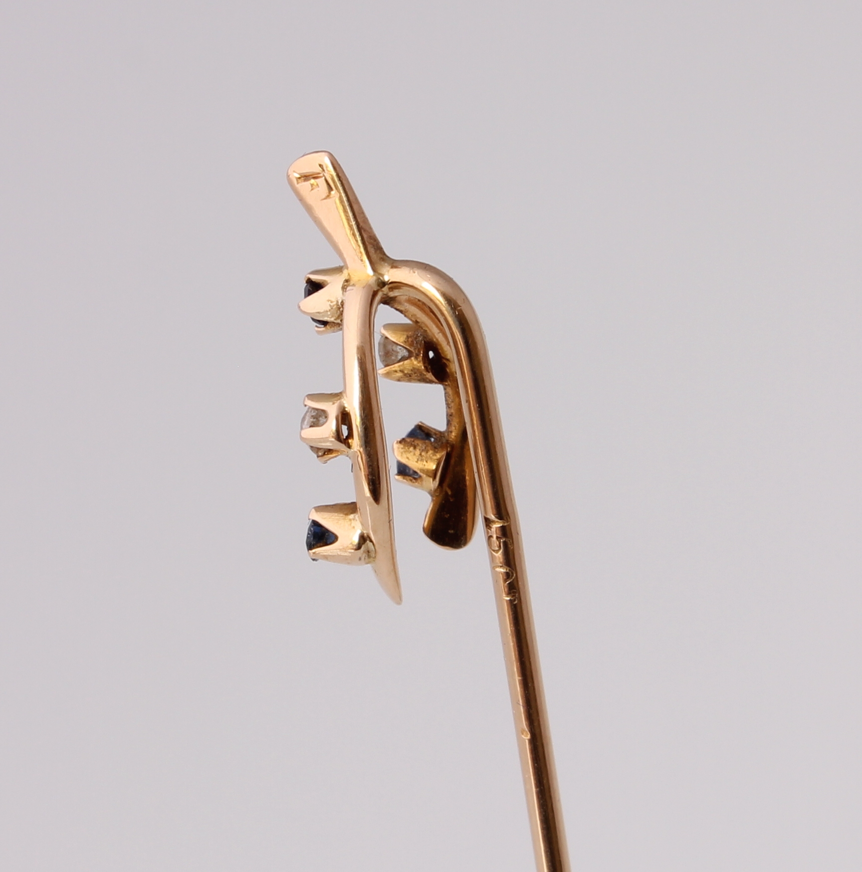 Victorian 15ct Gold Diamond & Sapphire Wishbone Tie Cravat Stick Stock Pin.