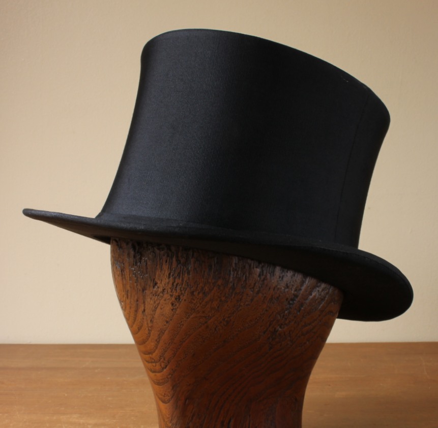 Harrods London Black Opera Top Hat. Ascot Collapsible Pop Up. UK 7 1/8.