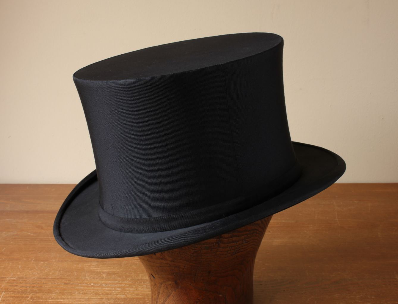 Harrods London Black Opera Top Hat. Ascot Collapsible Pop Up. UK 7 1/8.
