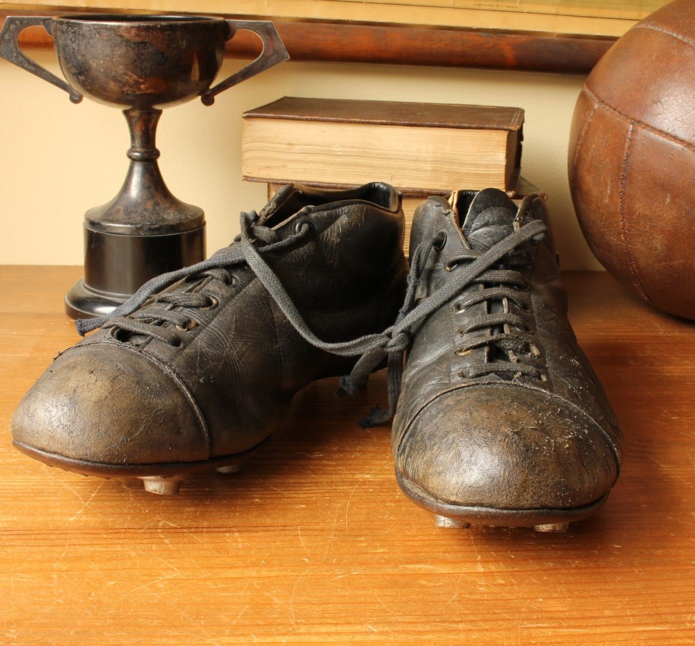 Kingswell Hornet Leather Football Boots. Old Black Soccer Cleats c1950.
