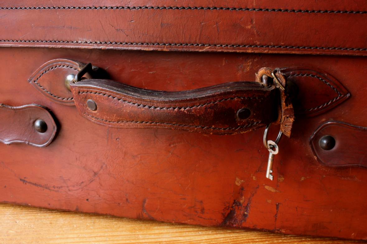 Extra Large Brown Leather Suitcase. XL Heavy Travel Trunk Case.