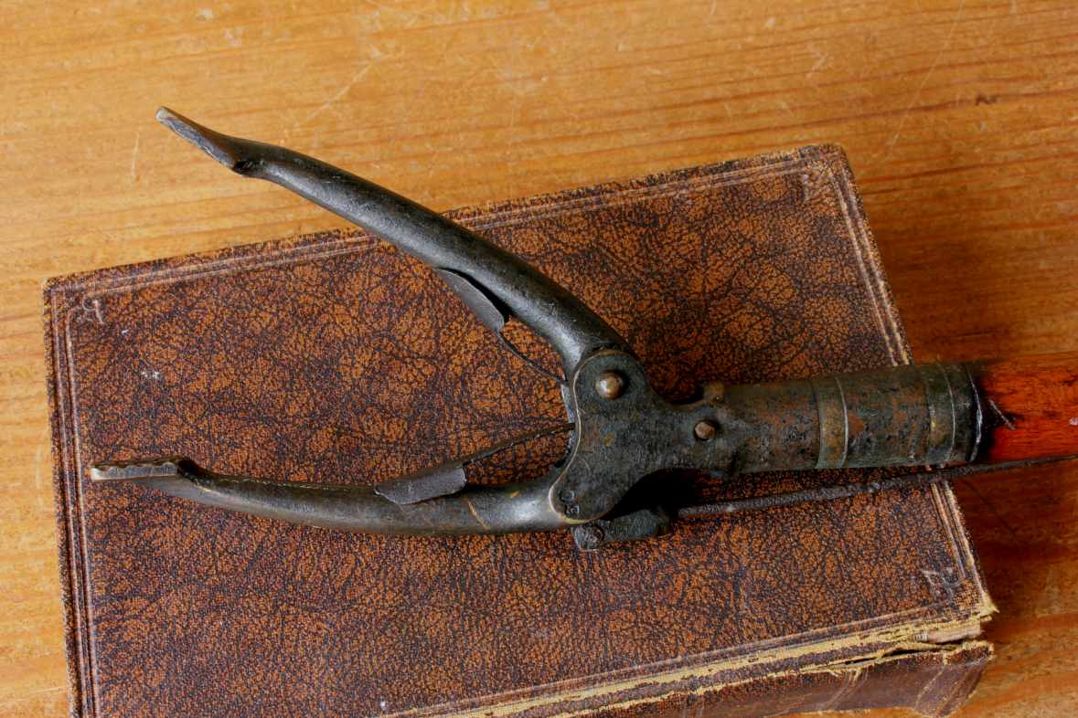 Library Book Grabber. Wood Long Arm Book Shop Reacher Grab.