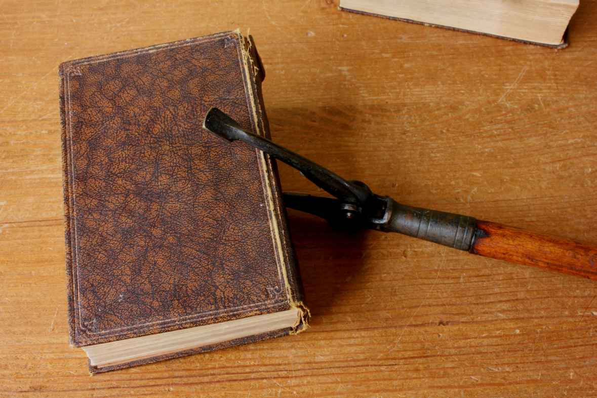 Library Book Grabber. Wood Long Arm Book Shop Reacher Grab.