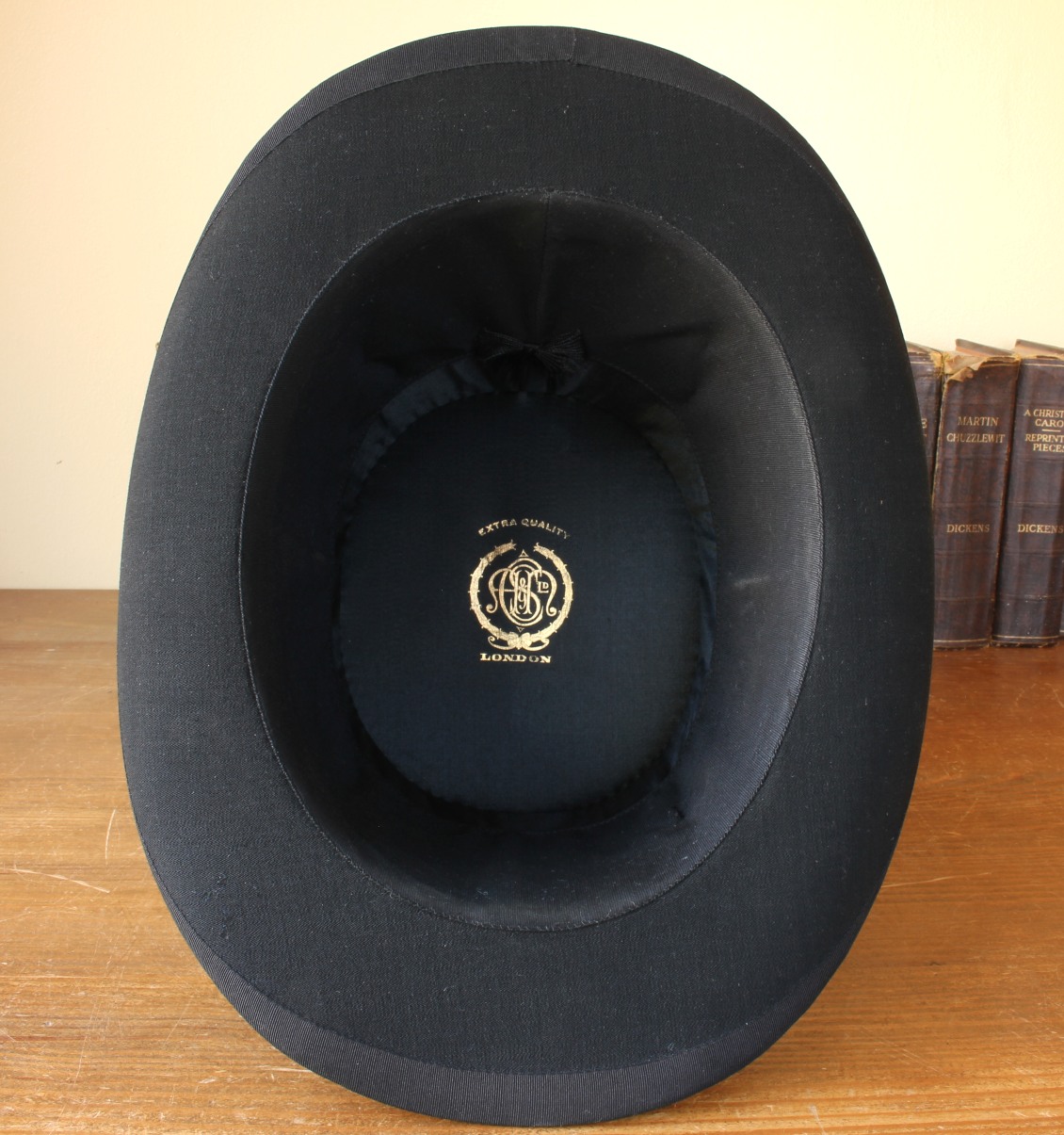 Collapsible Opera Top Hat. Large Pop Up. UK 7 1/4 - US 7 3/8.