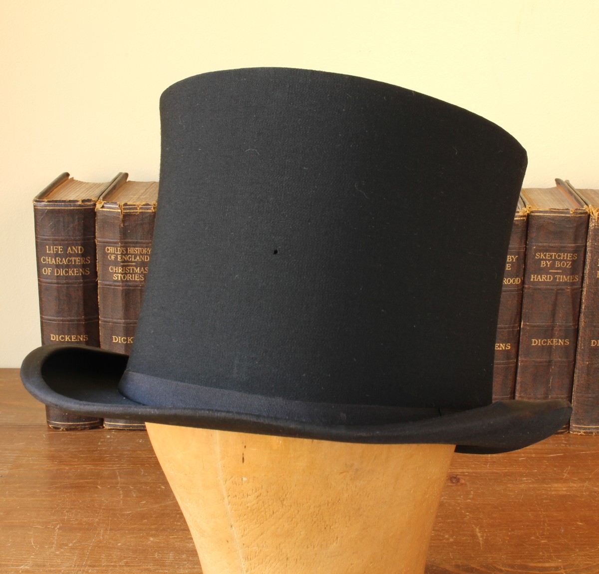 Collapsible Opera Top Hat. Large Pop Up. UK 7 1/4 - US 7 3/8.