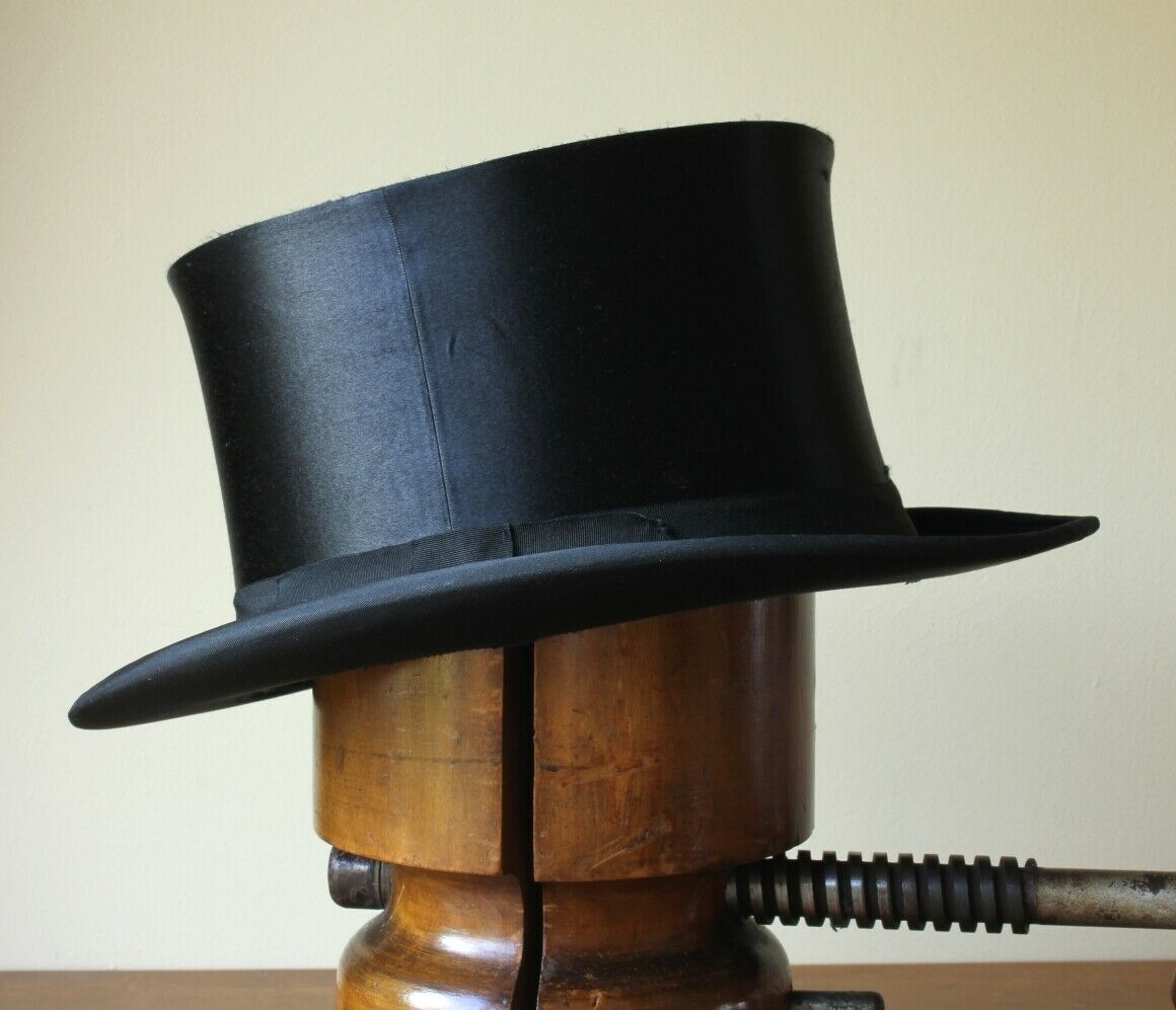Black Silk Collapsible Opera Top Hat. Large Pop Up. UK 7 3/8.