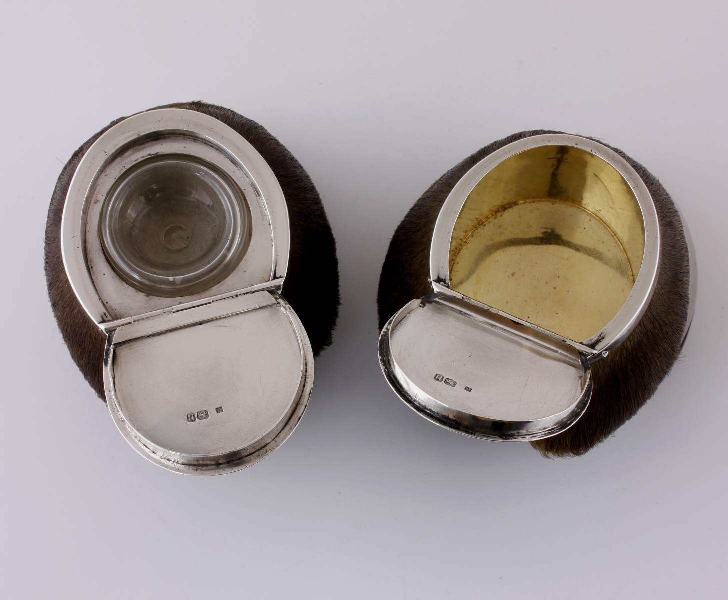 Silver Horse Hoof Inkwell & Snuff Box. Countess Vincet Veritas. 1868.