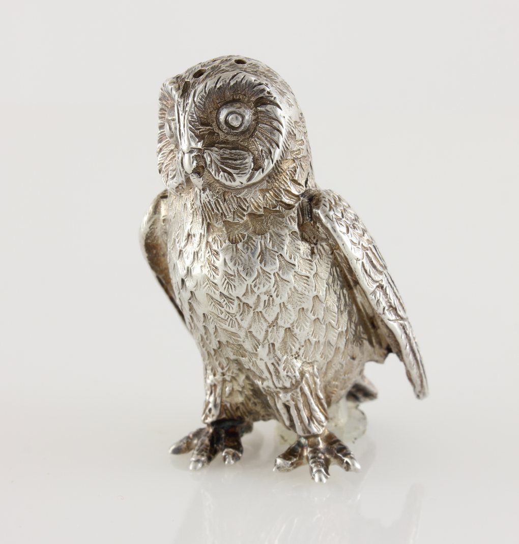 Hallmarked Solid Silver Owl Pepperette / Pepper Pot. Small Bird Figure.