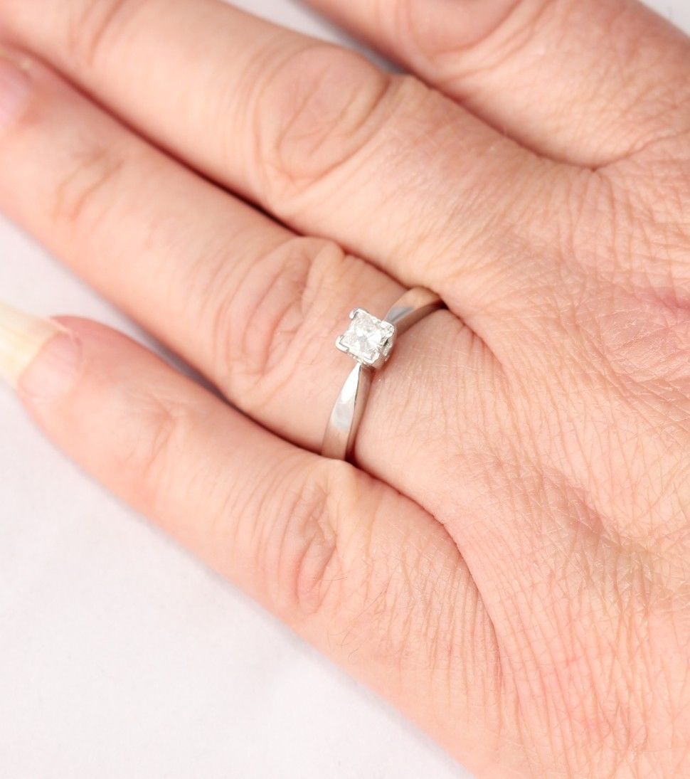 18ct White Gold 0.35ct Natural Diamond Square Solitaire Engagement Ring ...