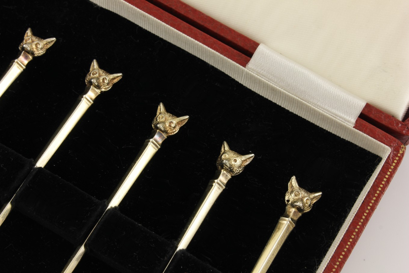 Swaine Brigg Silver Gilt Fox Head Coffee Spoons. Cased Teaspoons. 1963.