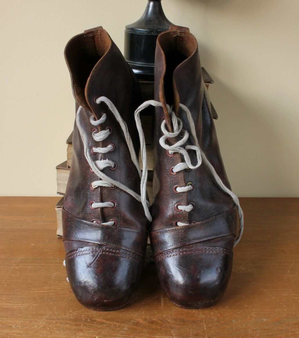 The Cert Leather Football Boots. Old Soccer Shoes Cleats Size 10.