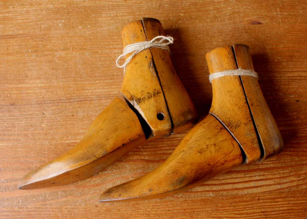 Wooden 2 Part Hinged Boot Lasts. Wood Shoe Trees. Treadwell Bros c1900.