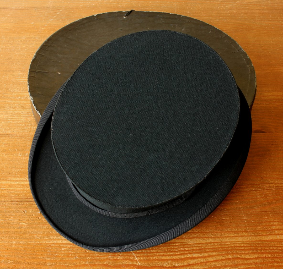 Tress & Co Black Silk Collapsible Opera Top Hat in Box. Pop Up. UK 6 7/8.