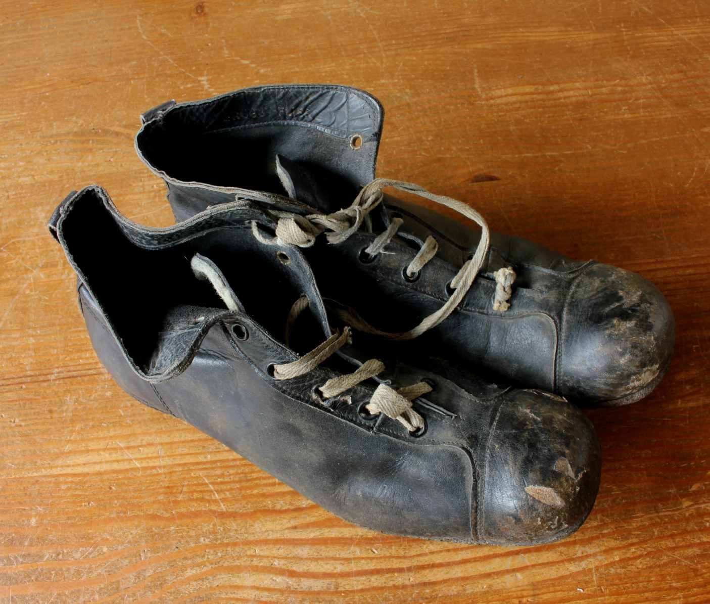 Vintage Kingswell All Black Rugby Flier Boots. Leather Studs. CC41. 1940's.