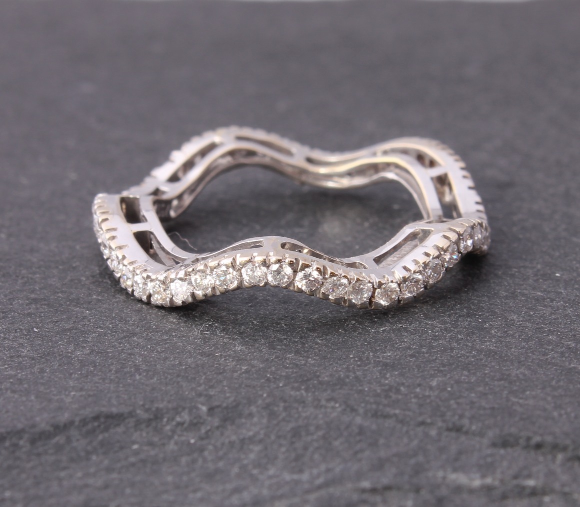 18ct White Gold & Diamond Full Circle Wavy Eternity Ring. 0.65ct. Size ...
