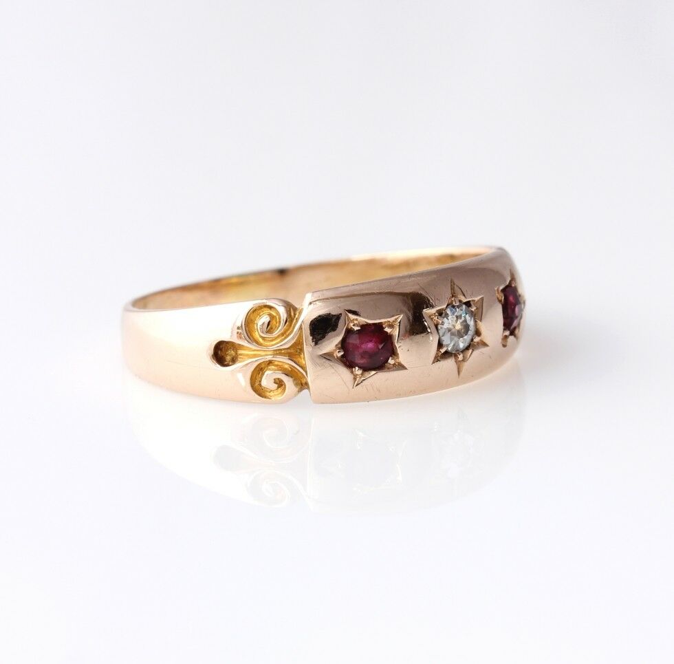 Antique Victorian 15ct Yellow Gold, Diamond & Garnet Gypsy Ring. Size N.